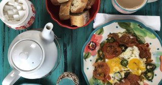 Afghan Breakfast Recipes (Eggs with tomatoes, Rot, Paneer, Khajur ...